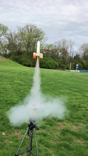 2020-04-11 - Bill Eichelberger's Estes - Goonybird Missile Toe